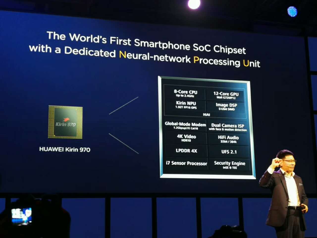 华为发布首款AI移动计算平台麒麟970 mate10将先搭载_资讯-蓝鲸财经
